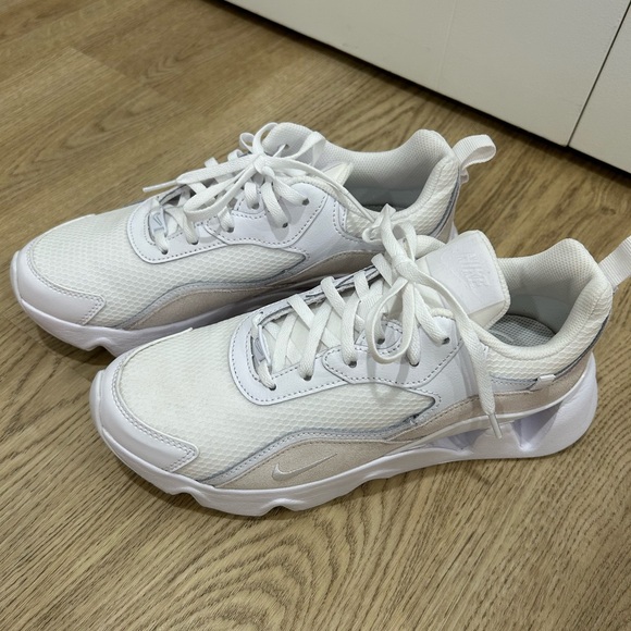 Nike | Shoes | Nike Ryz Ii 365 Womens White Chunky Casual Running Shoes ...